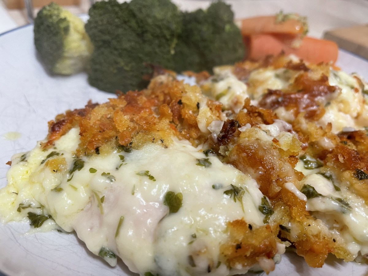 Baked Basa in Parsley Sauce – Pesky Recipes